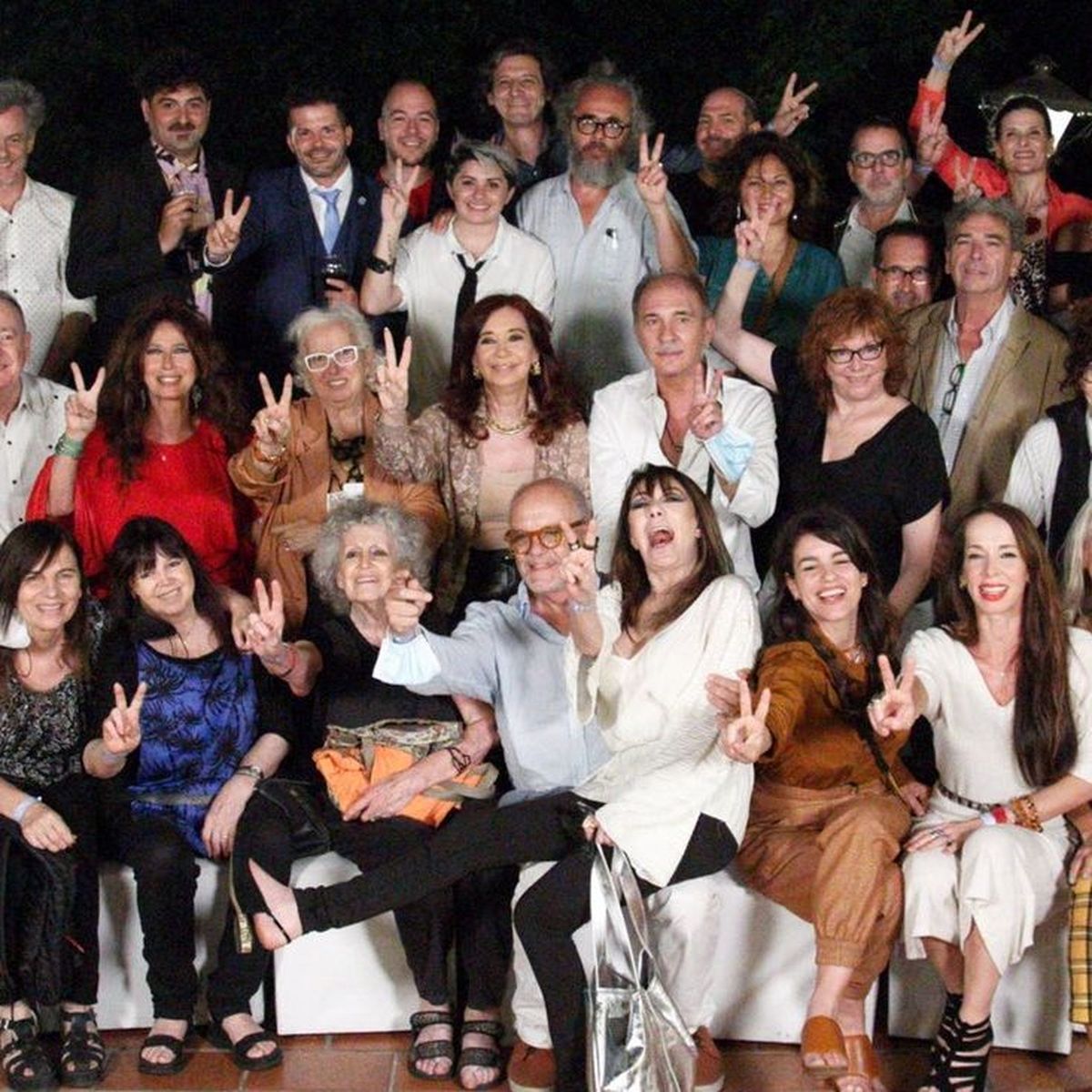 Cristina Kirchner, excelente anfitriona de una cena con artistas y ...
