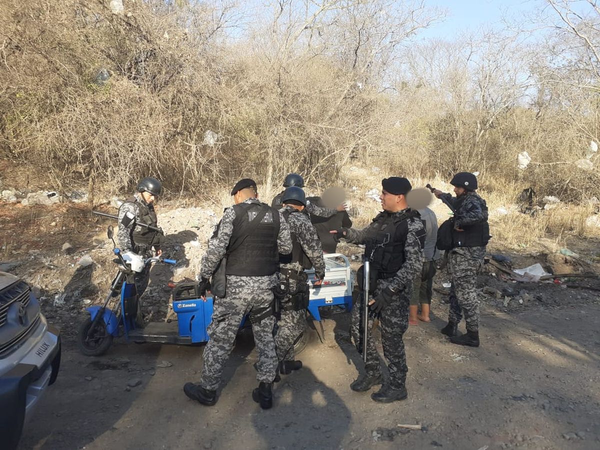 Realizaban disparos al aire con dos carabinas y un revólver