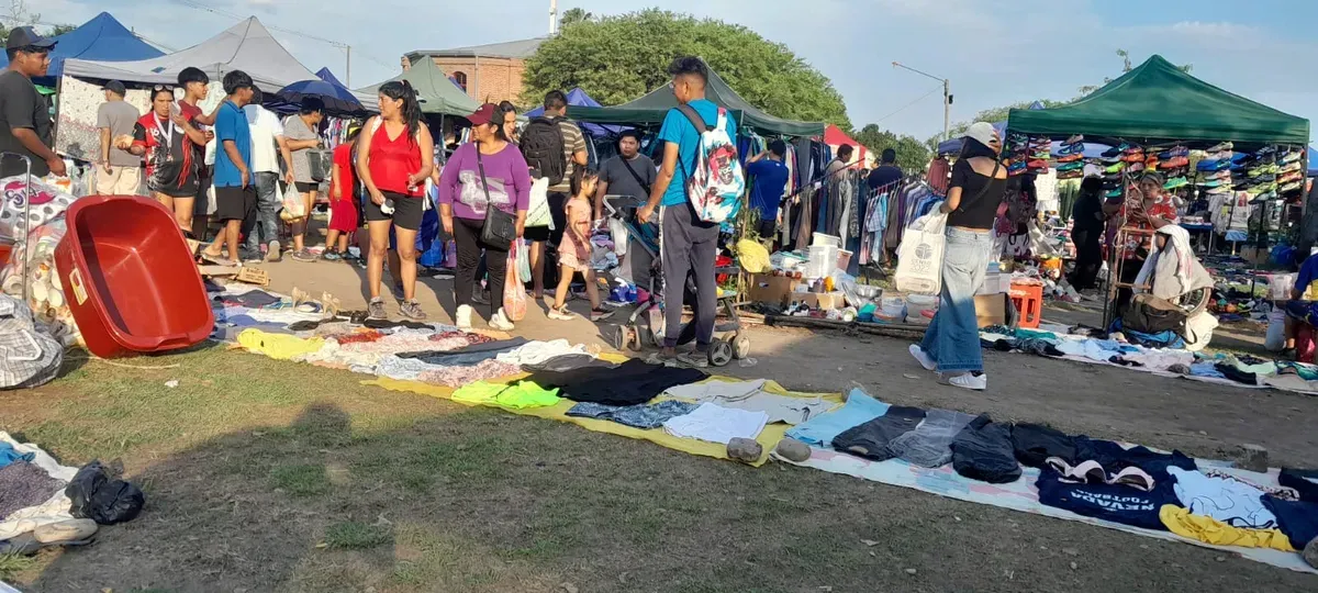 Crecen las ferias del trueque en Jujuy: Cambian comida por ropa