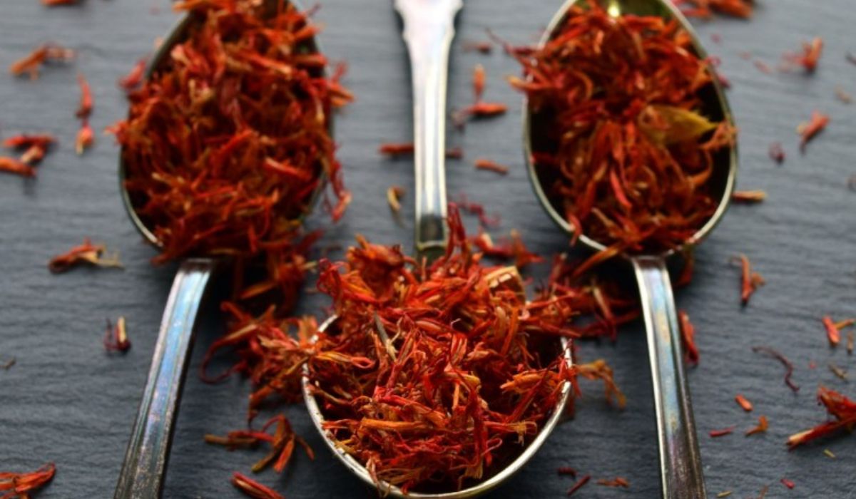El azafrán, la especia que te ayuda a controlar el colesterol y a ...