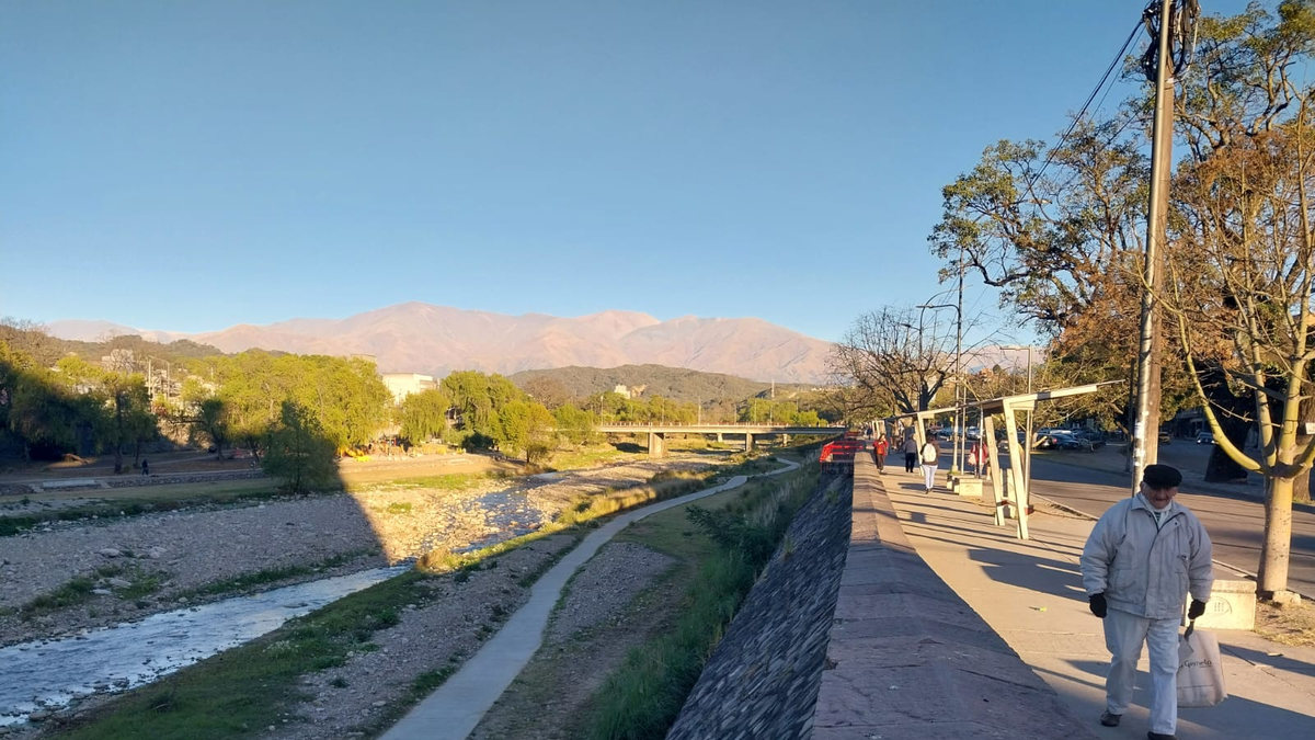 Despejado y con -1°C, así arrancó la semana en la ciudad