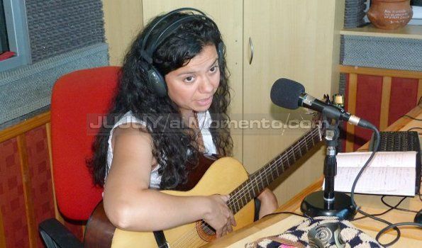 Carolina Escobar se presenta en Macedonio Graz