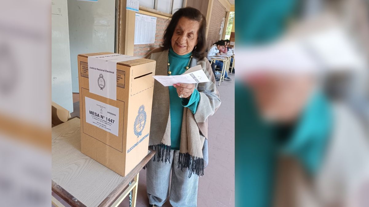 Es de Libertador, tiene 82 años y fue a votar con alegría democrática