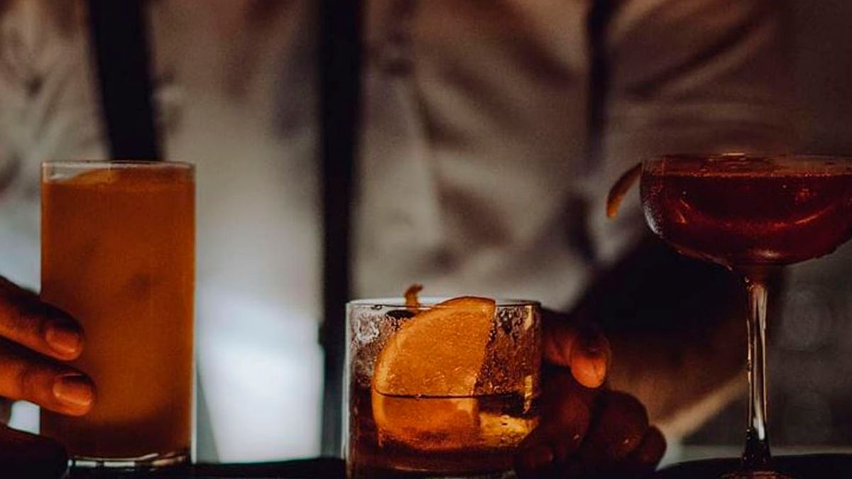 Le puso una pastilla en la copa: el tuit viral de un barman que alertó ...