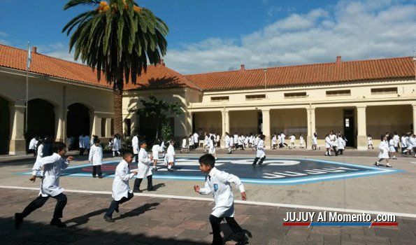 La Escuela Normal inició el ciclo lectivo con un renovado edificio