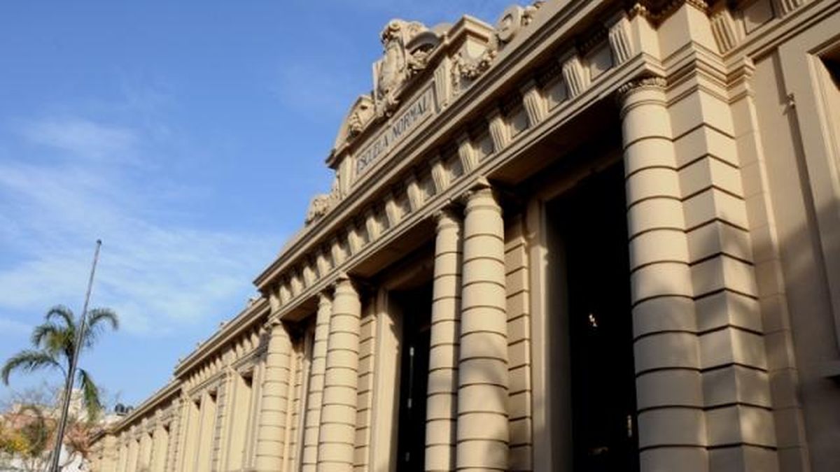 Reinauguran el edificio de la Escuela Normal