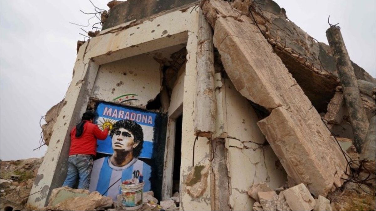 El homenaje a Maradona en Siria, entre las ruinas de Binnish