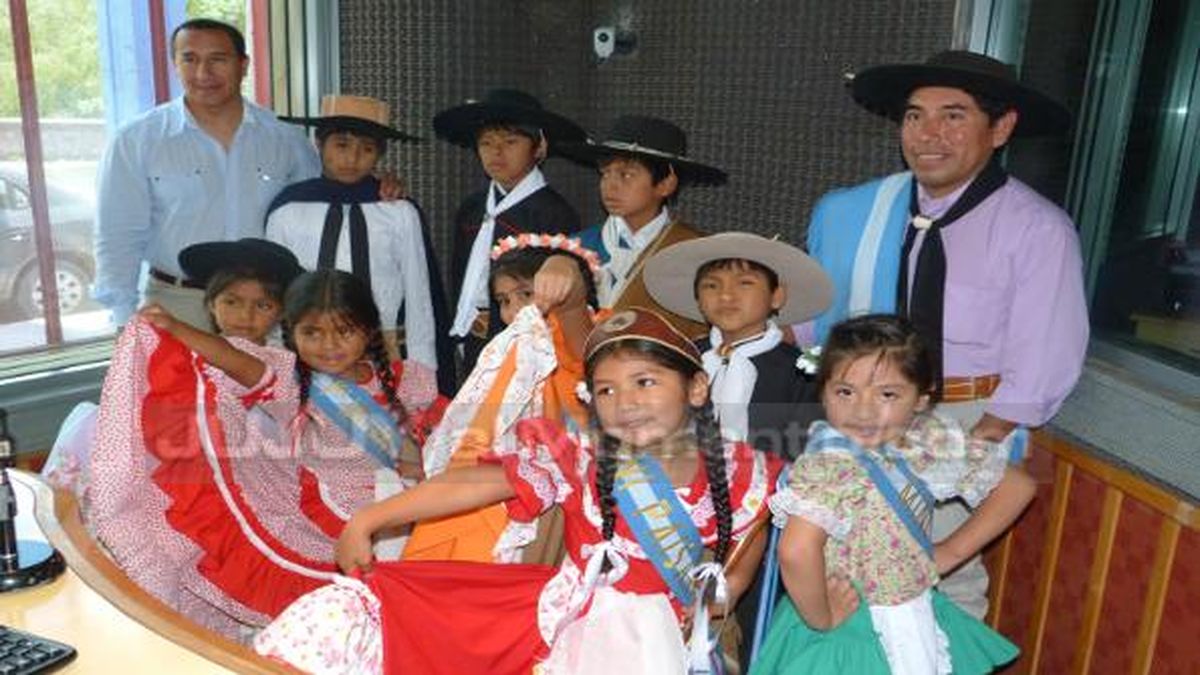Las Mini Paisanitas visitaron los estudios de Radio 2