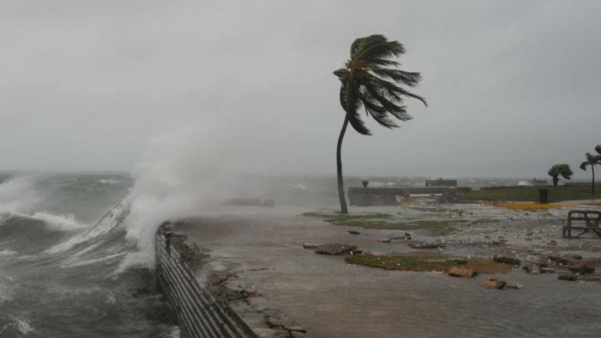 El huracán Melissa tocó tierra en Cuba y provoca inundaciones