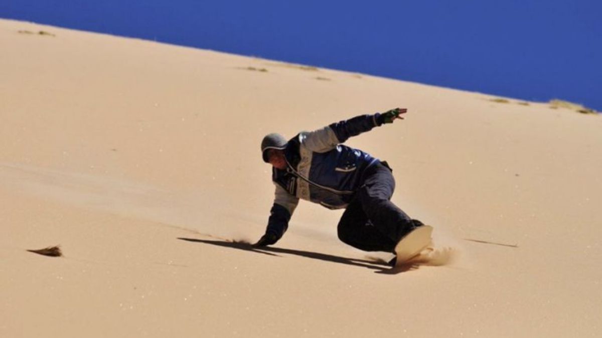 El Huancar, sitio ideal para practicar sandboard en la arena