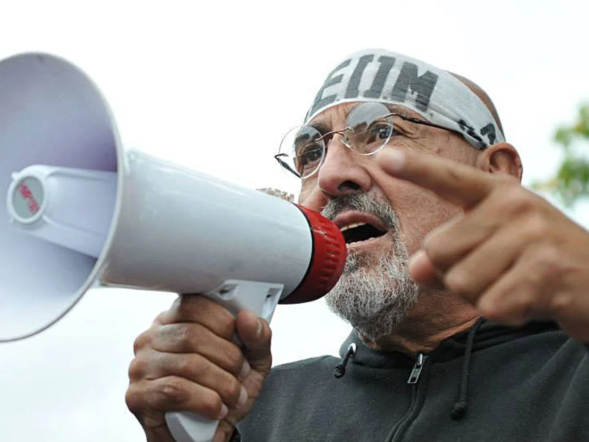 Carlos Santillán sobre el polémico decreto: Es cuasi un estado de sitio