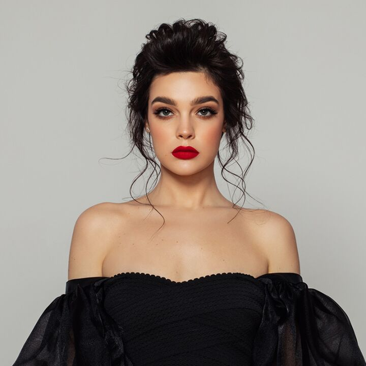 Cómo llevar Dark Coquette, la nueva tendencia en 2024