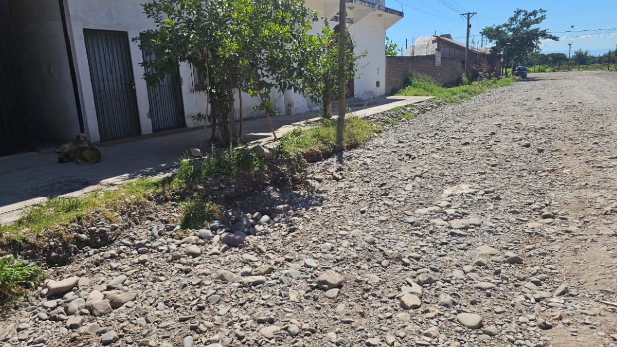 Crece el malestar por calles destruidas en un barrio de Monterrico