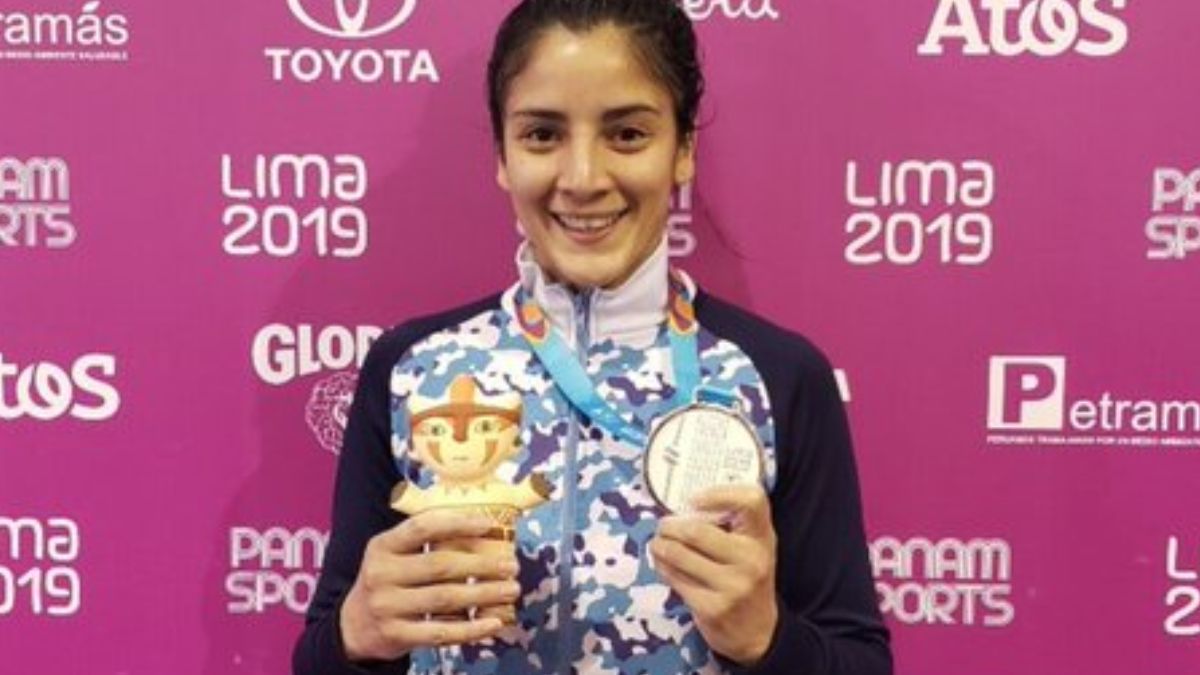 Boxeadora olímpica lucha por su vida tras incendiarse su casa