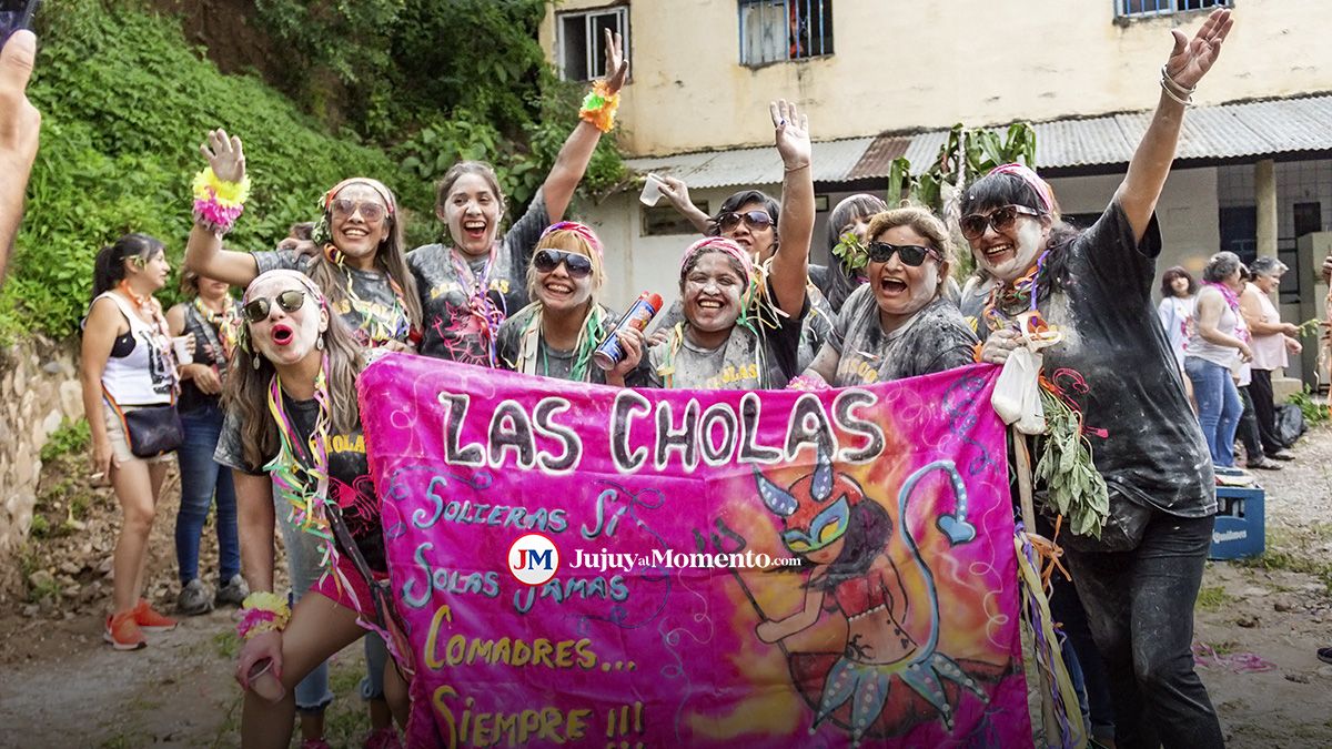 Festejan ellas y se desata el Carnaval: ¡Feliz Jueves de Comadres!