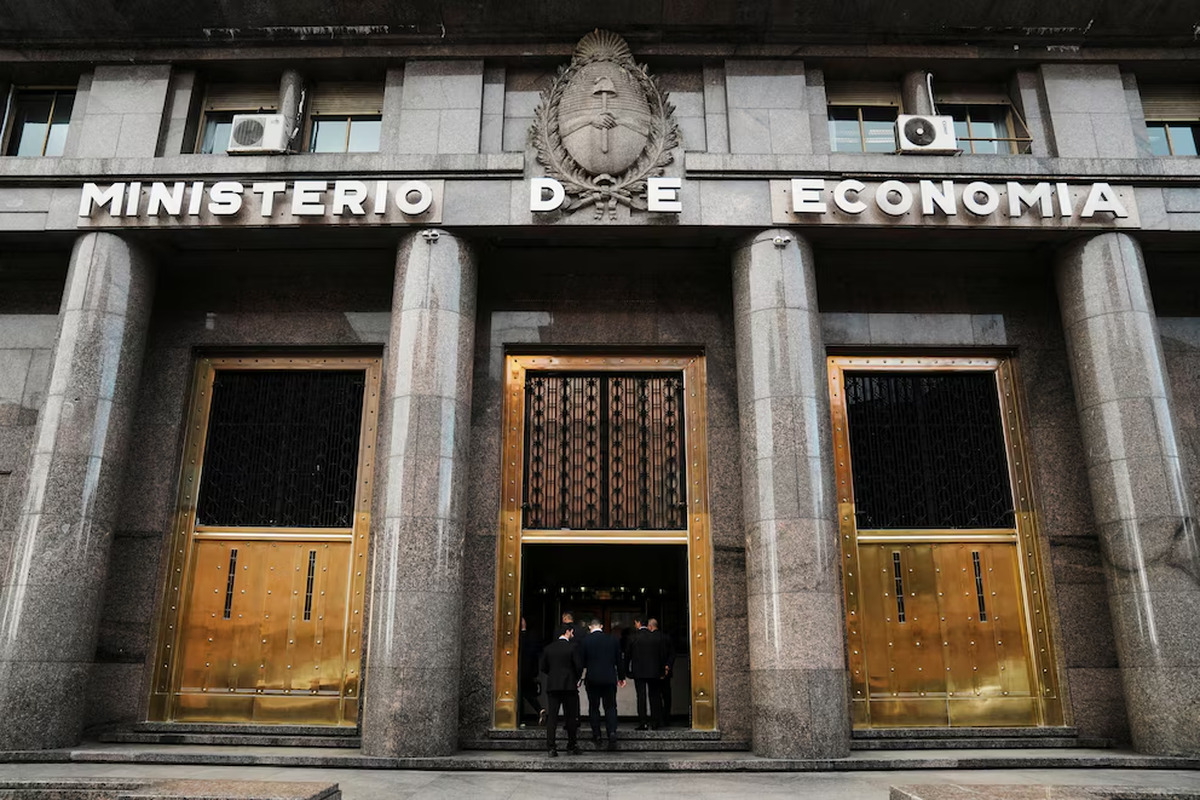 Cómo es el plan del Gobierno para pagar los USD 4.200 millones que ...