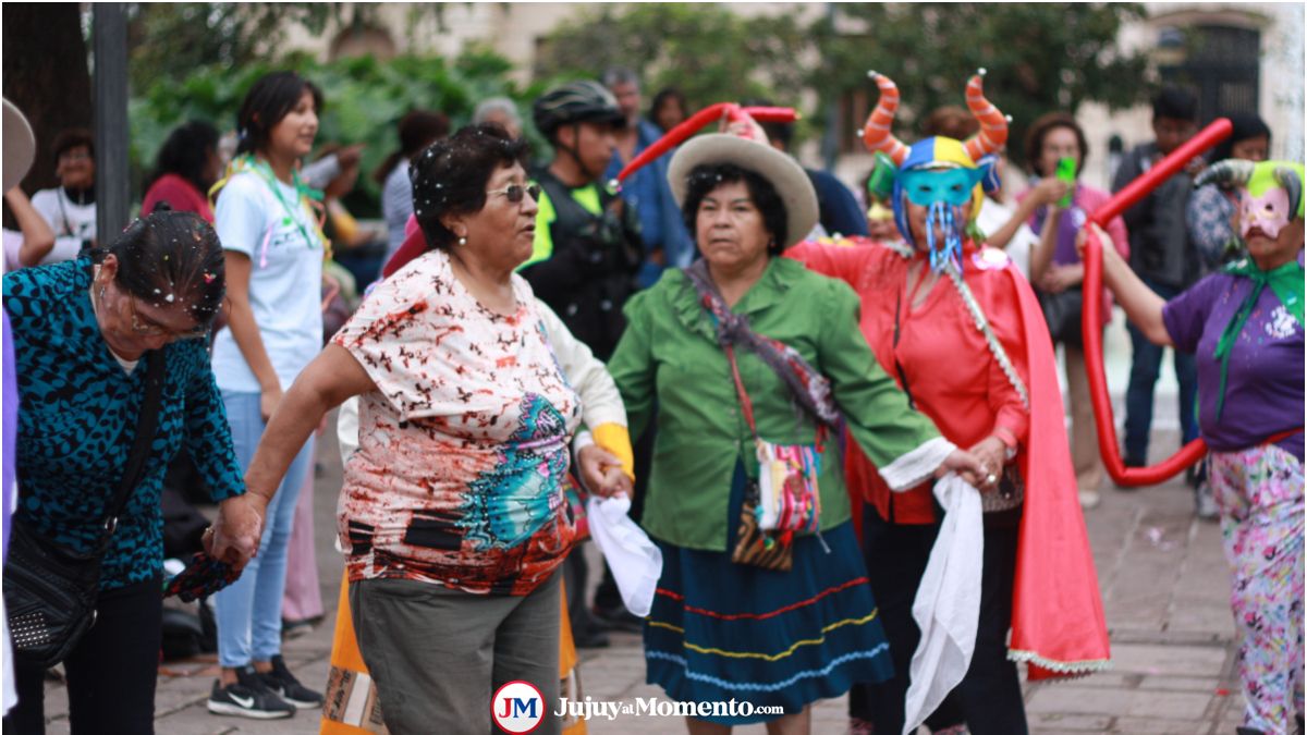 Realizarán un jueves de comadres solidario en Reyes