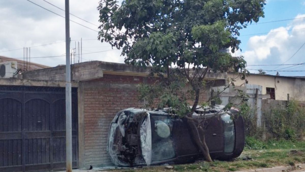 Tremendo choque en Alto Comedero: auto se estrelló contra una pared