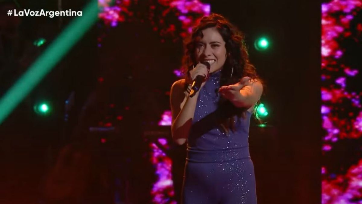La jujeña Lu Araya ganó en los playoff y sigue avanzando en La Voz Argentina