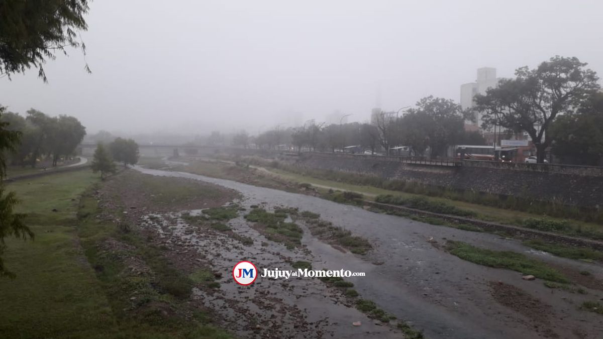 Fresco con lloviznas en la ciudad y alerta por vientos en el Norte