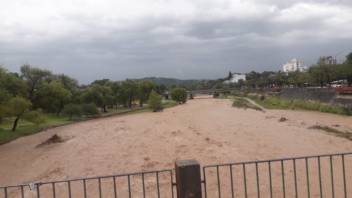 Temporal en la ciudad: tremenda crecida del Río Xibi Xibi