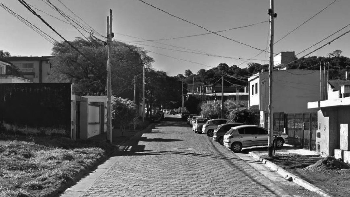 Dos detenidos en Bajo La Viña merodeando ventanas de las casas