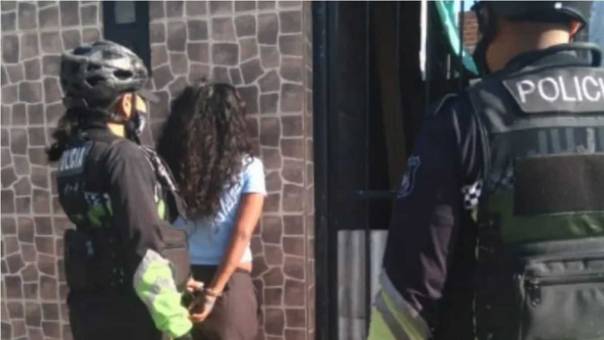 Una mechera fue detenida tras robar una billetera con más de 200 mil pesos Una mechera fue detenida tras robar una billetera con más de 200 mil pesos