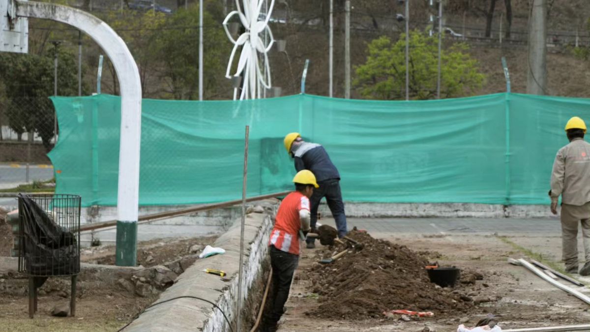 El campo deportivo del RIM 20 se moderniza con nuevas obras