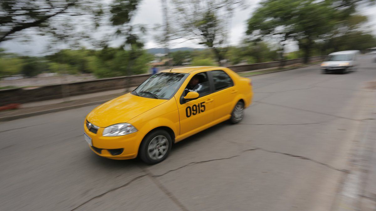 Taxis volvieron a funcionar como deliverys: estas son las tarifas