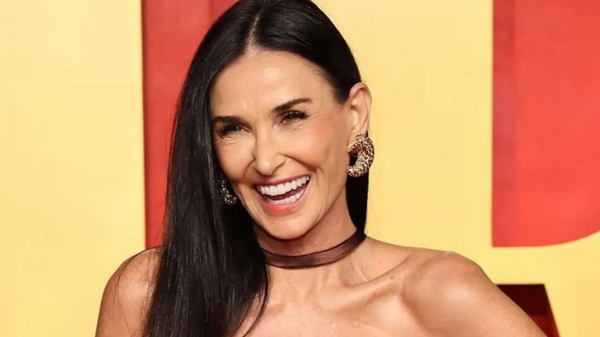 Demi Moore posó en microbikini animal print y sorprendió a sus fans: a ...
