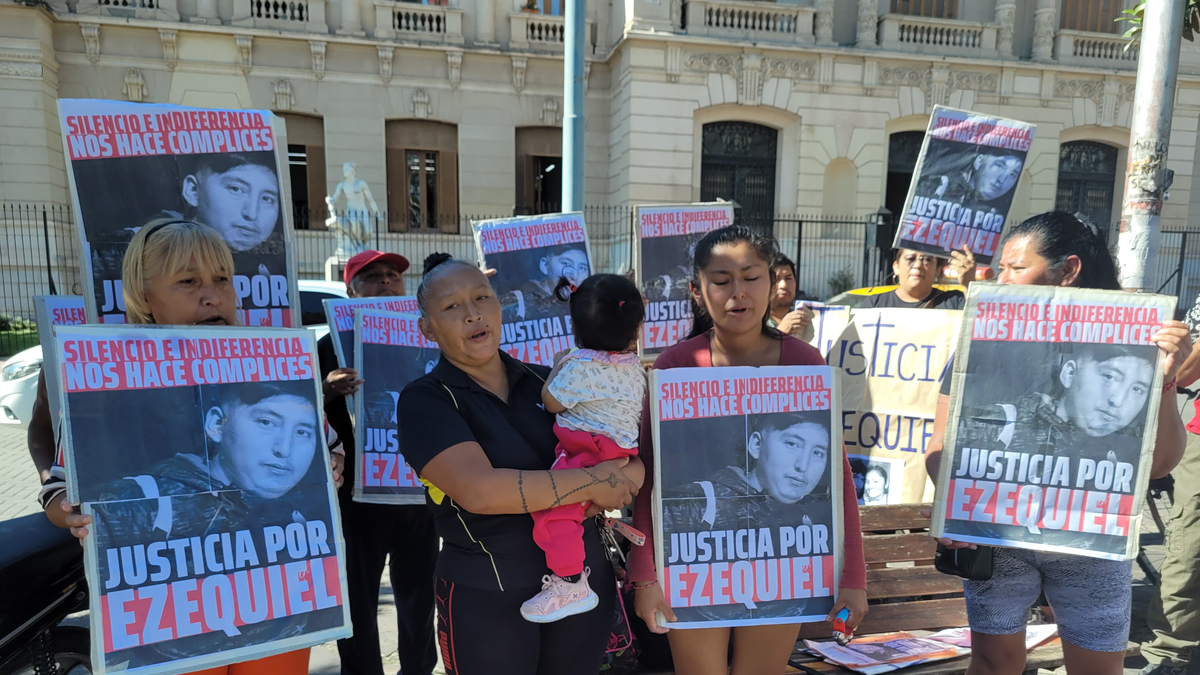 Familiares de Ezequiel Castillo exigen que se cambie la carátula por su ...